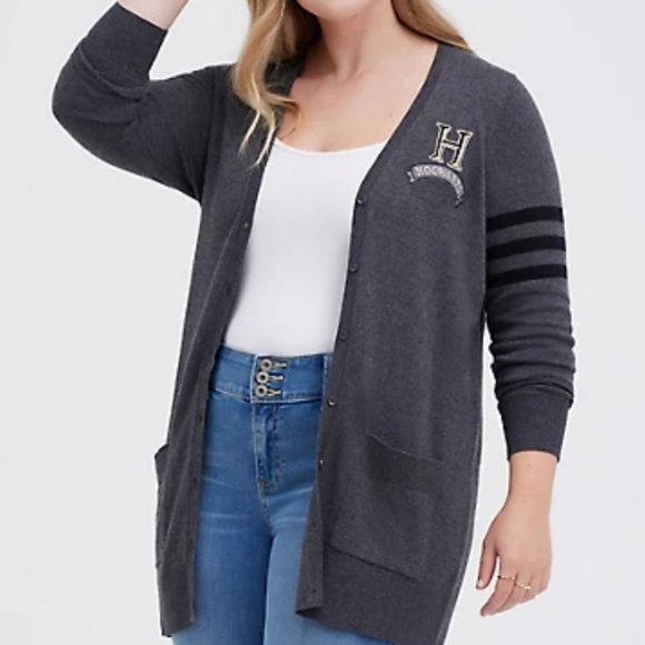 torrid | Sweaters | New Torrid Harry Potter Hogwarts Crest Varsity ...